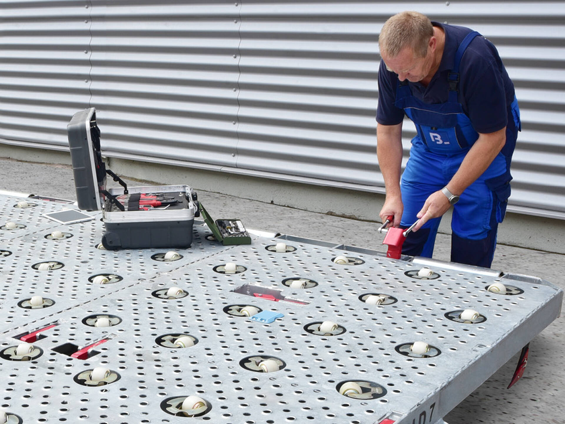 GSE tracking system for airport ground equipment - Airport ground ...